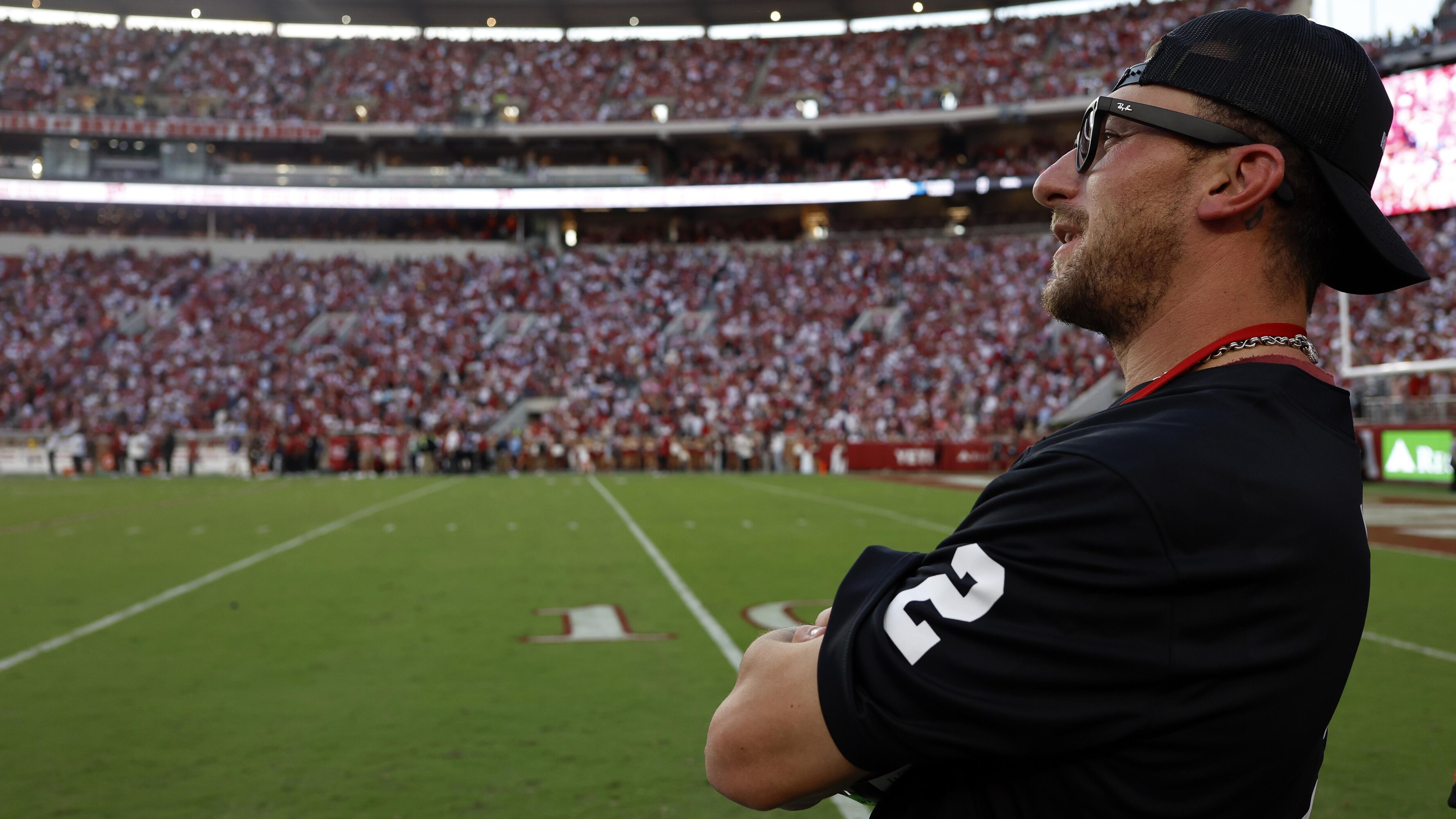 Johnny Manziel Cheers on Marcel Reed, Texas A&M vs. Arch Manning, Texas in Video