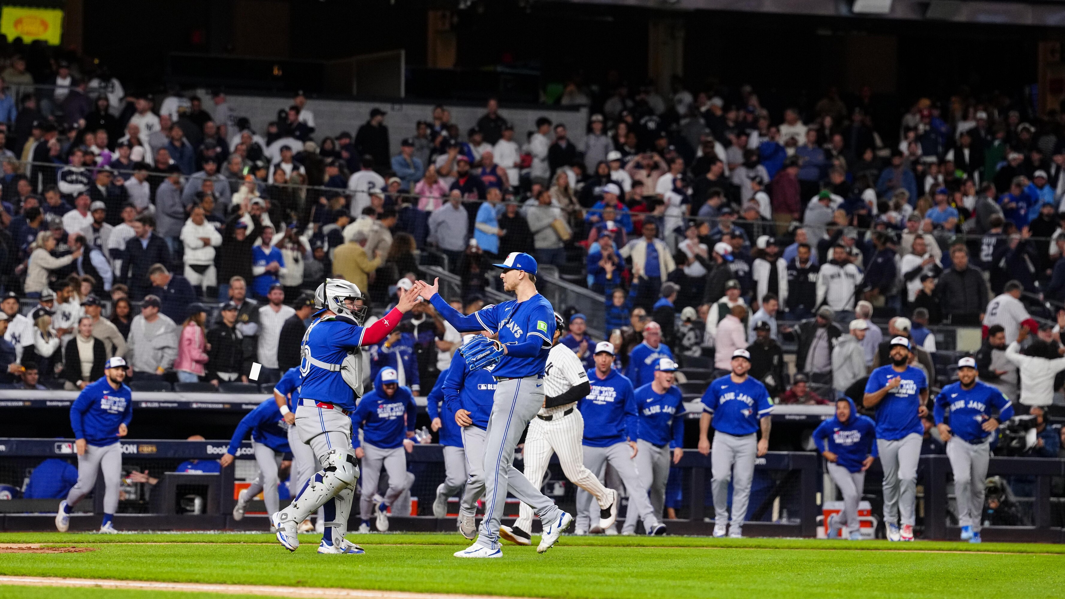 Vlad Jr., Blue Jays Troll Yankees with David Ortiz Meme, Frank Sinatra ...