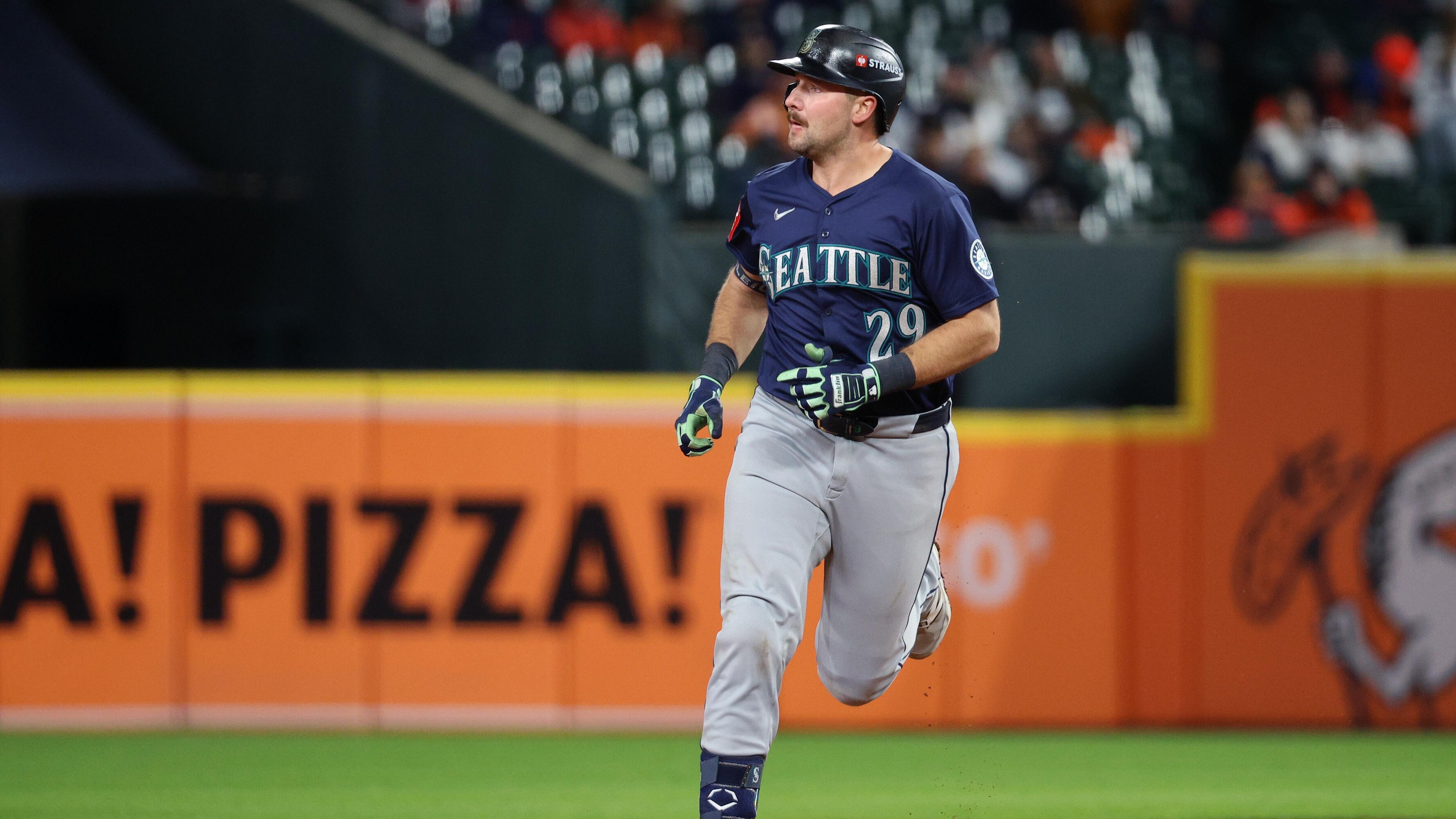 Cal Raleigh Meets Mariners Fan Who Caught HR with Viral 'Dump 61 Here' Shirt in Photo