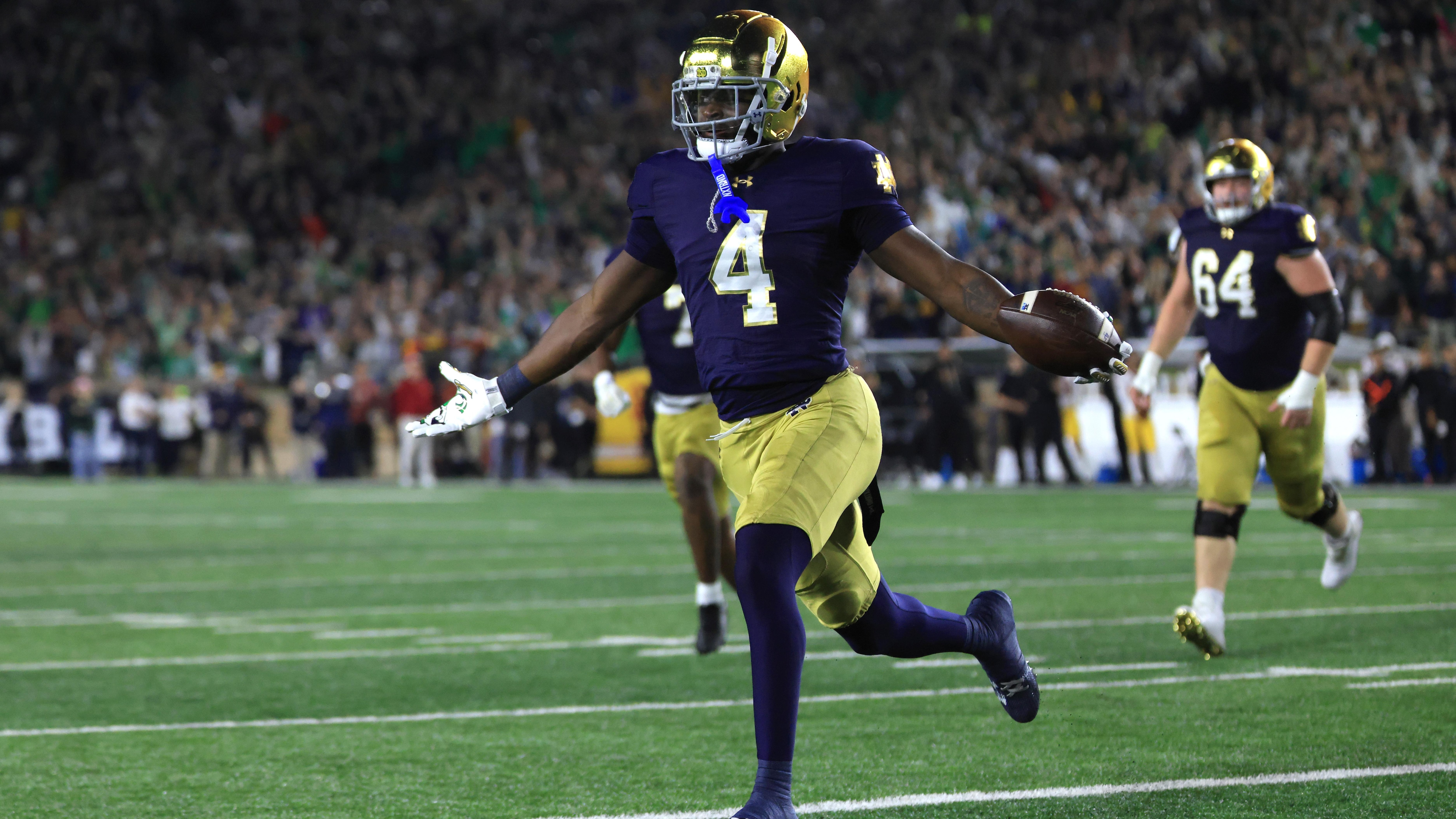 Notre Dame's Jeremiyah Love, Jadarian Price Hyped by CFB Fans in Win Over USC
