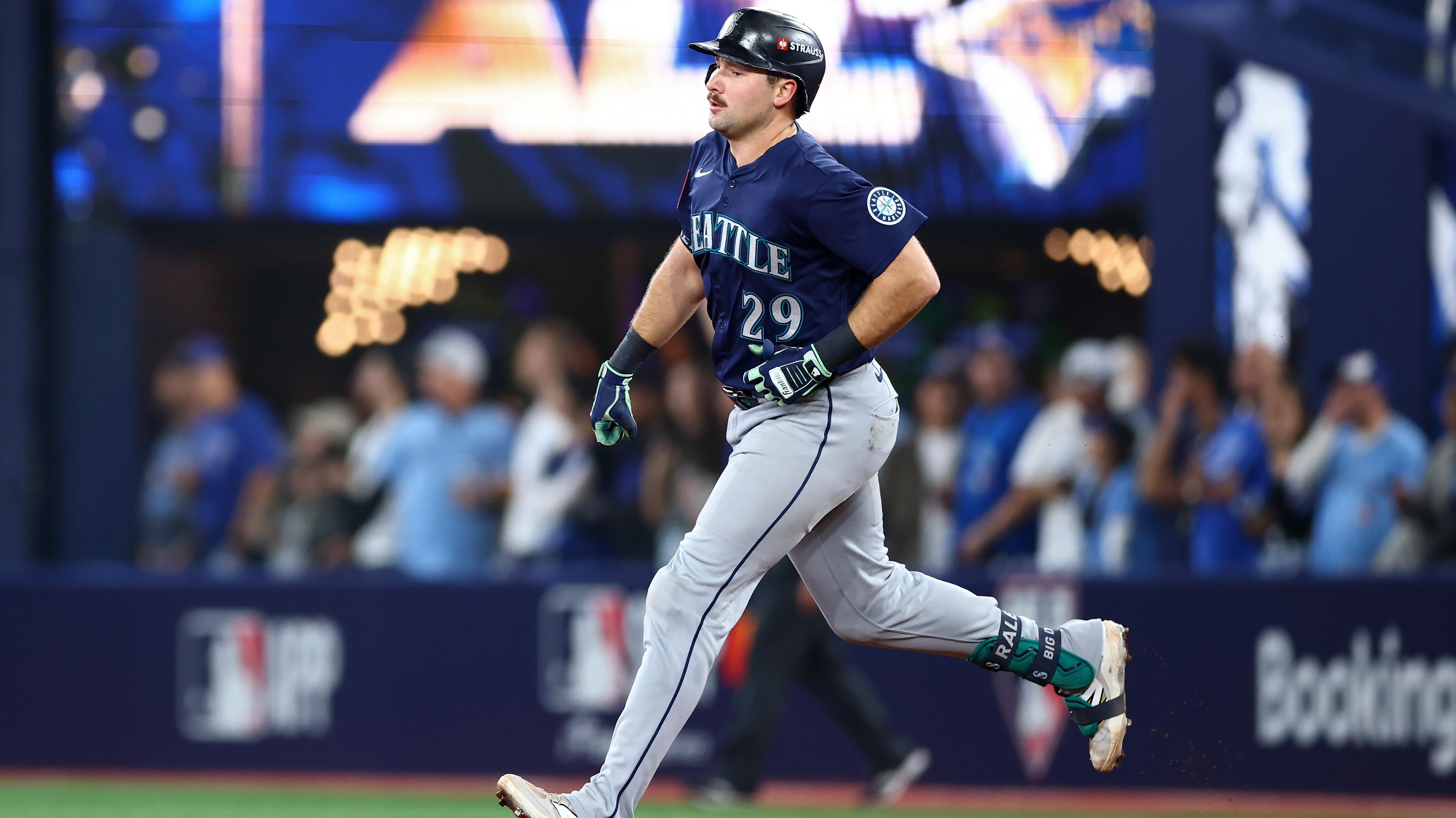 Mariners' Cal Raleigh Makes History, Breaks Yankees Star Aaron Judge's ...