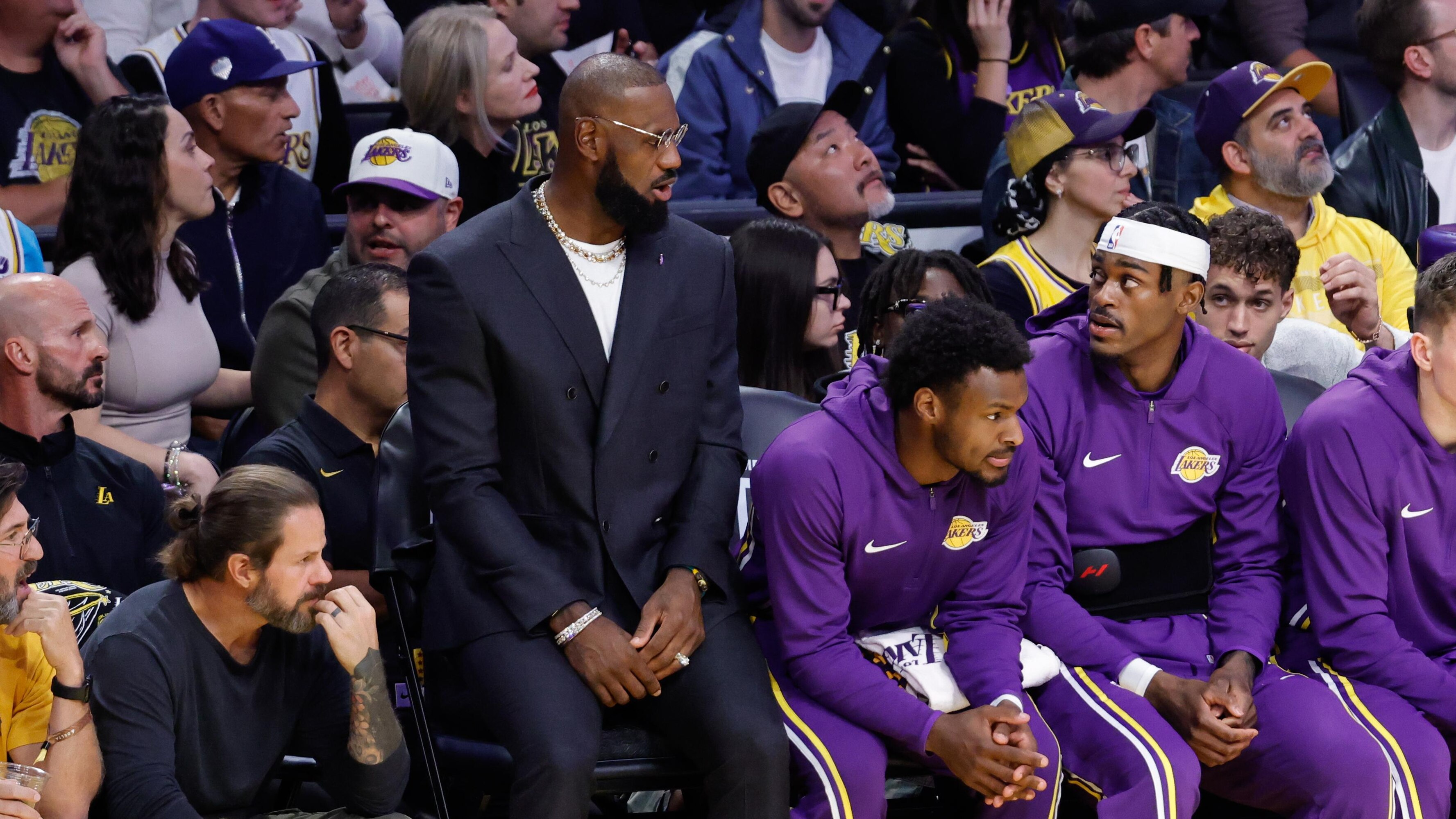 Why Is Lakers' LeBron James Practicing with G League Team amid Injury ...