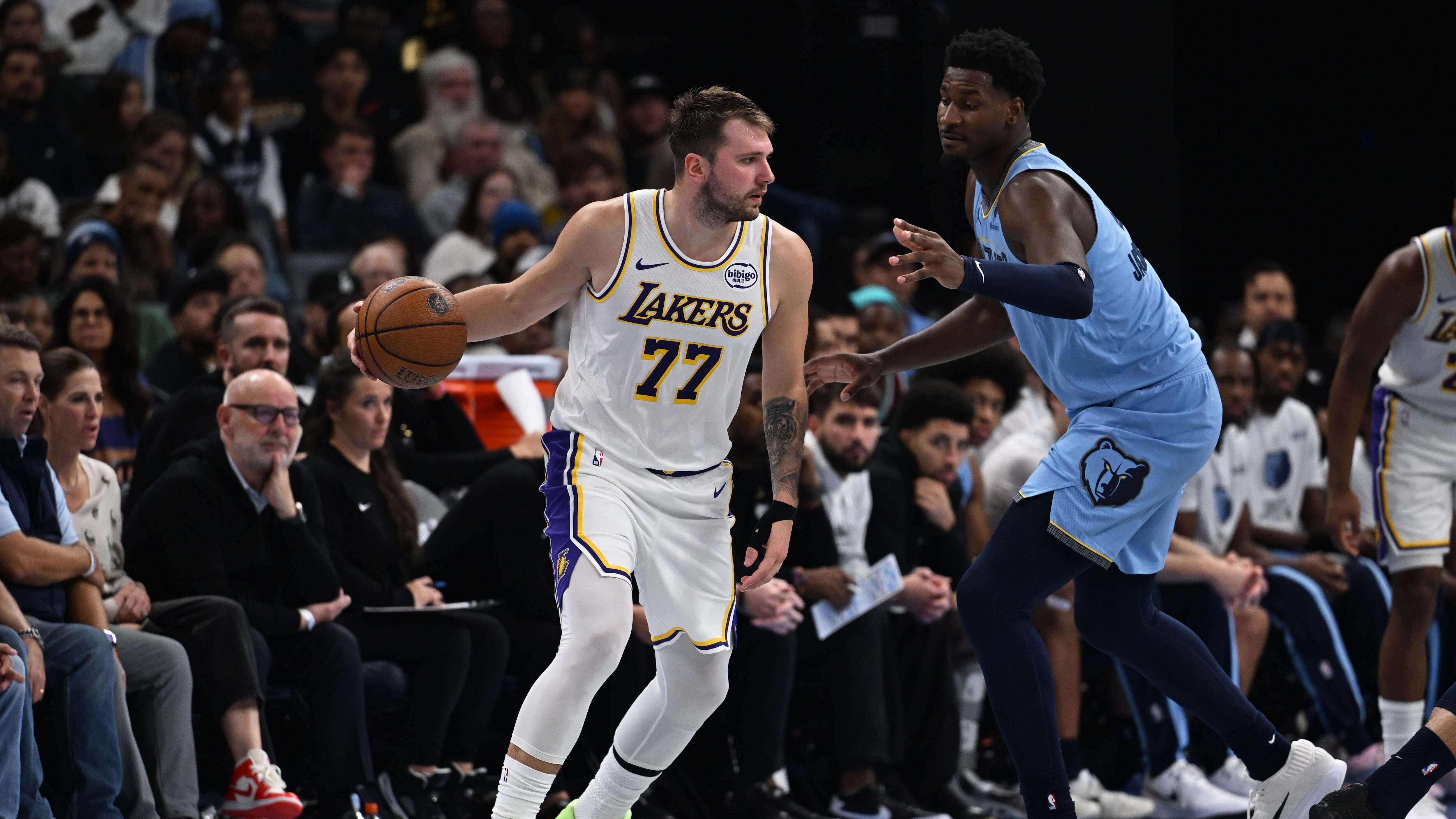 Luka Doncic Drops 44 in Injury Return, Wows Fans as Lakers Beat ...