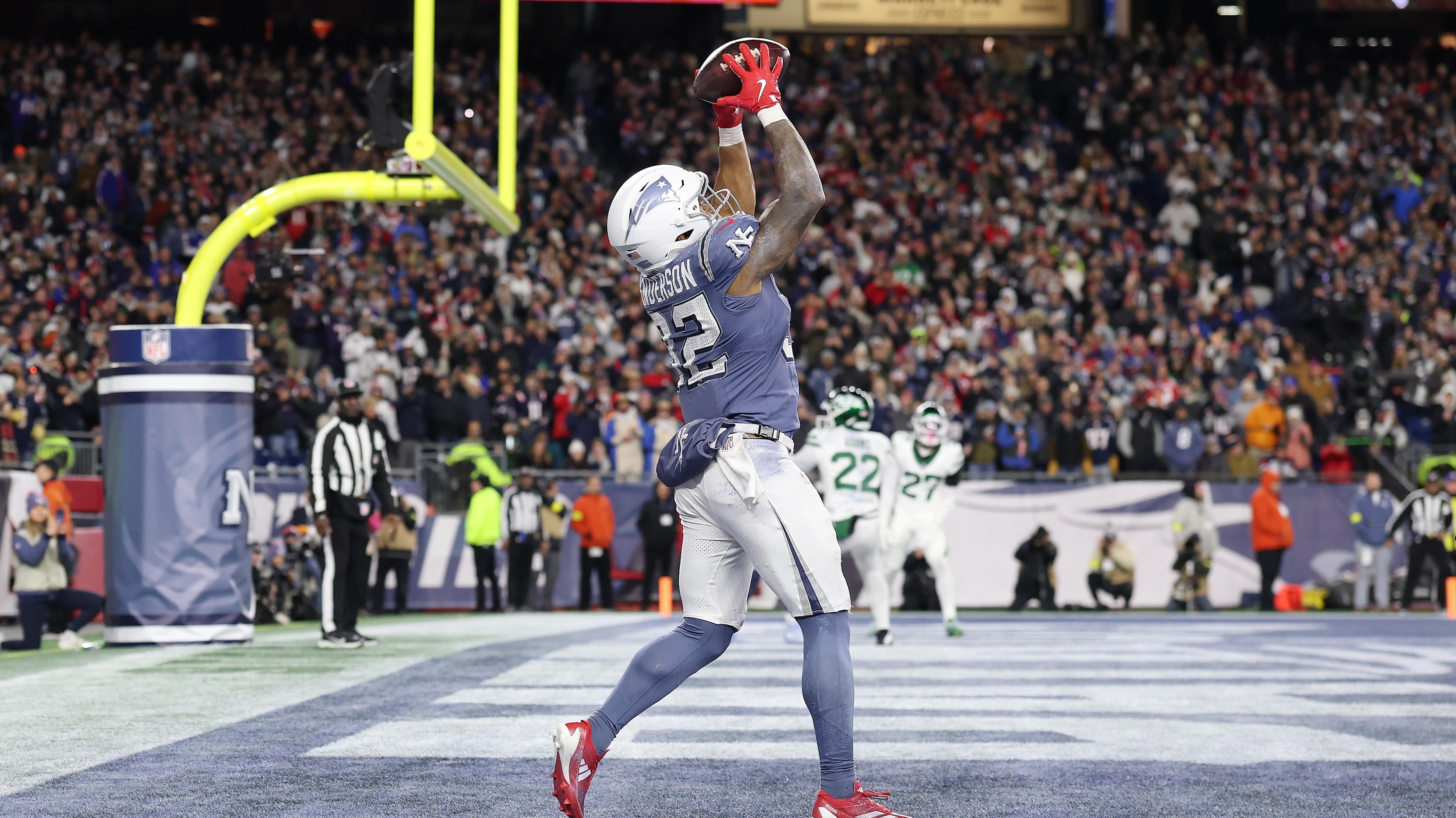 Drake Maye Makes NFL History, TreVeyon Henderson Scores 3 TDs as ...