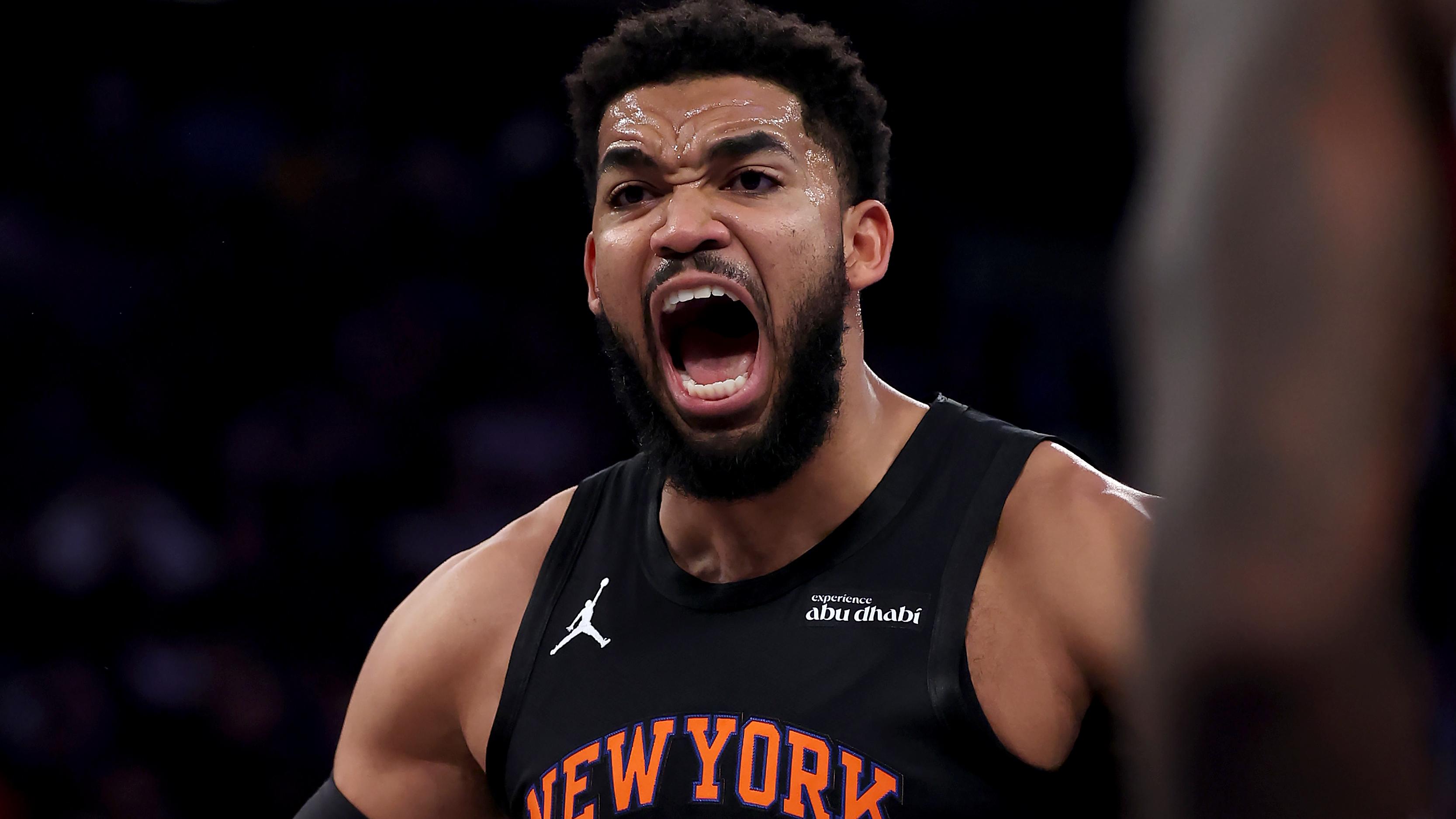 Karl-Anthony Towns Wows NBA Fans, Leads Knicks to Win vs. Heat with ...