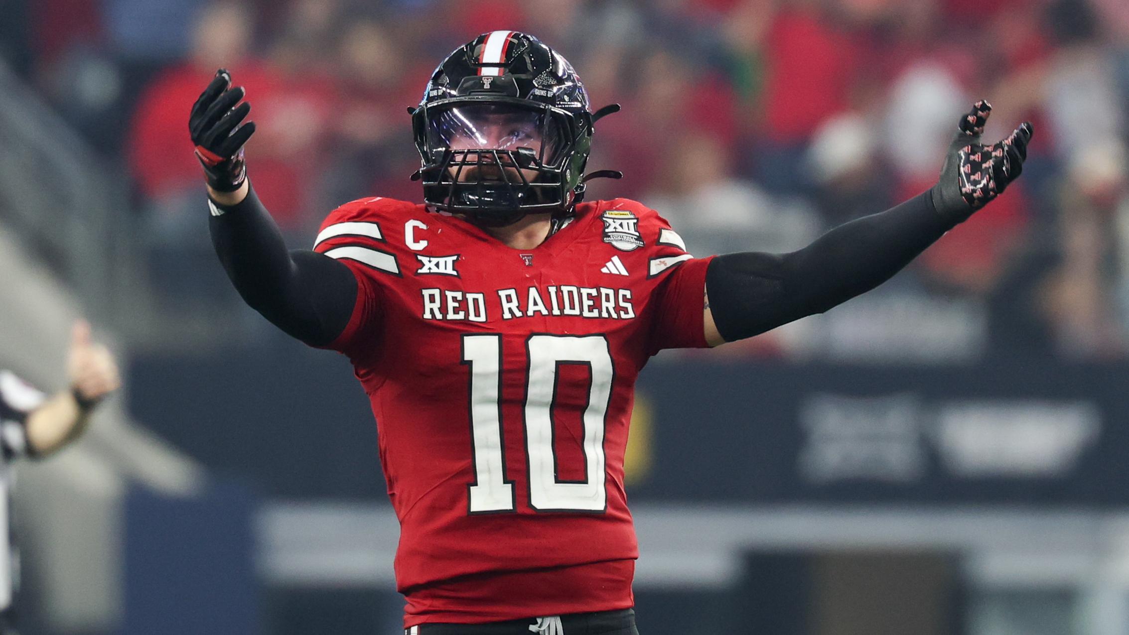 Who Was Snubbed as Heisman Trophy Finalist? Fans Want Respect for ...