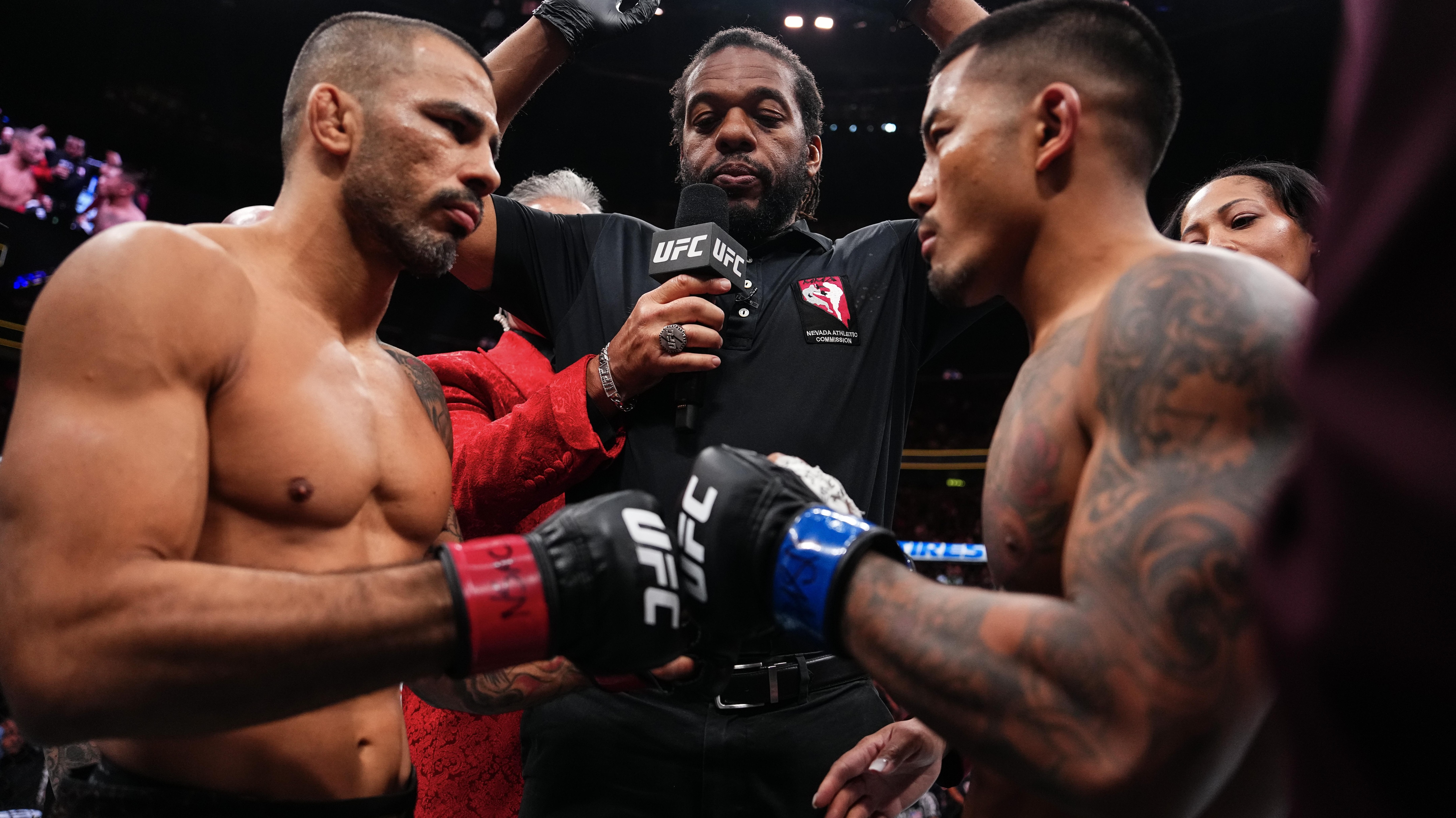 Alexandre Pantoja Suffers Gruesome Elbow Injury as Joshua Van Wins ...