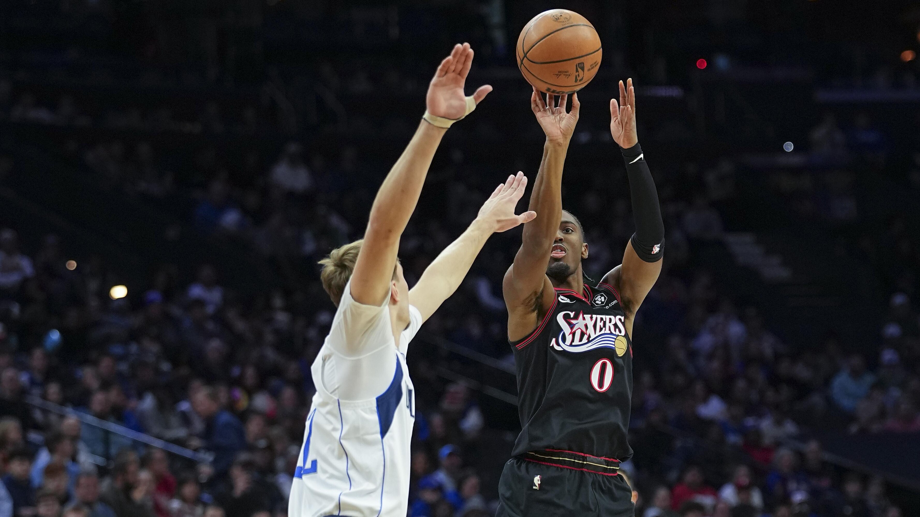 Tyrese Maxey, V.J. Edgecombe Excite NBA Fans in Win vs. Mavs as Cooper ...