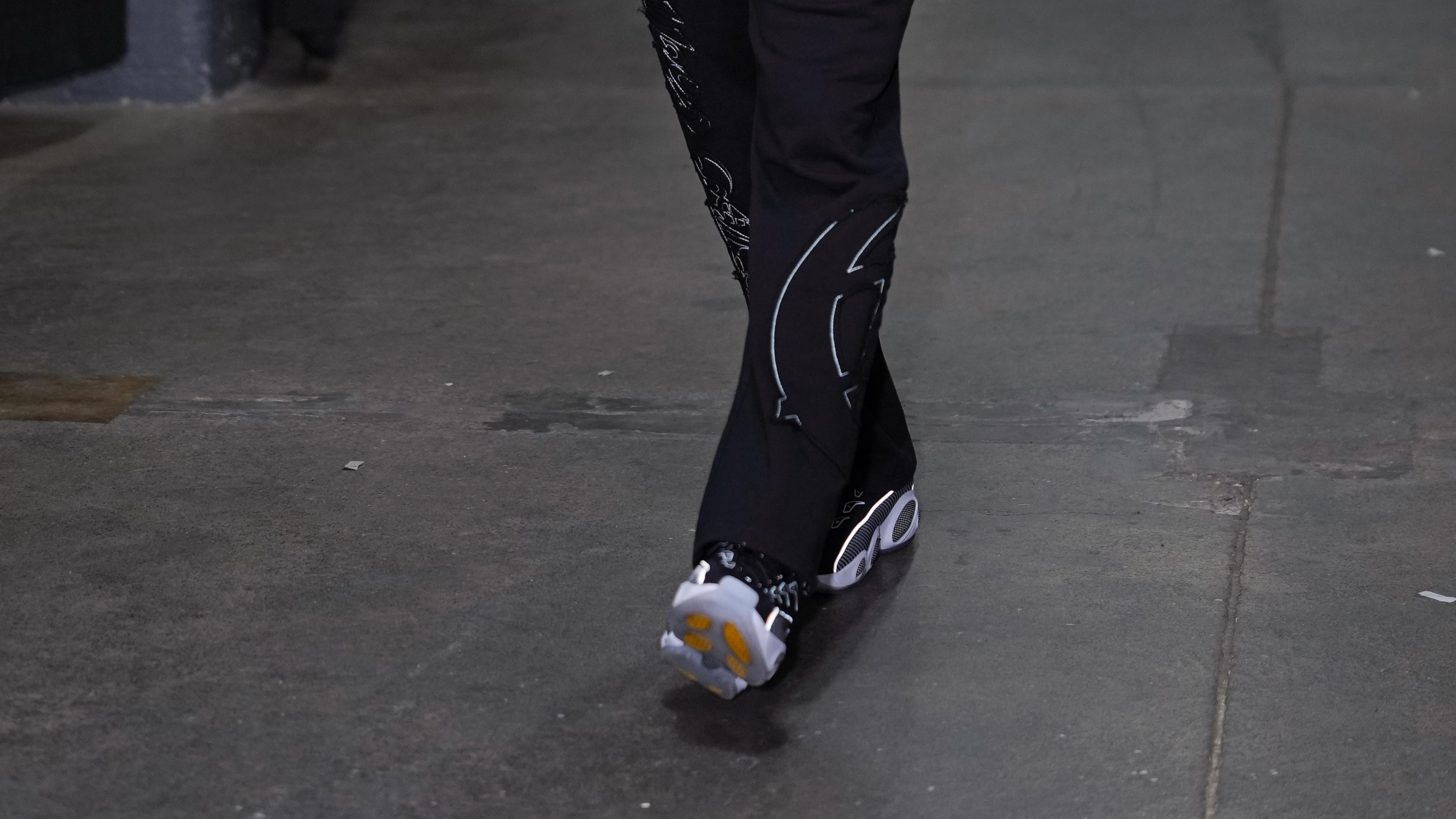 Steph Curry Wears Drake's Nike NOCTA Glide Shoes to Warriors vs ...