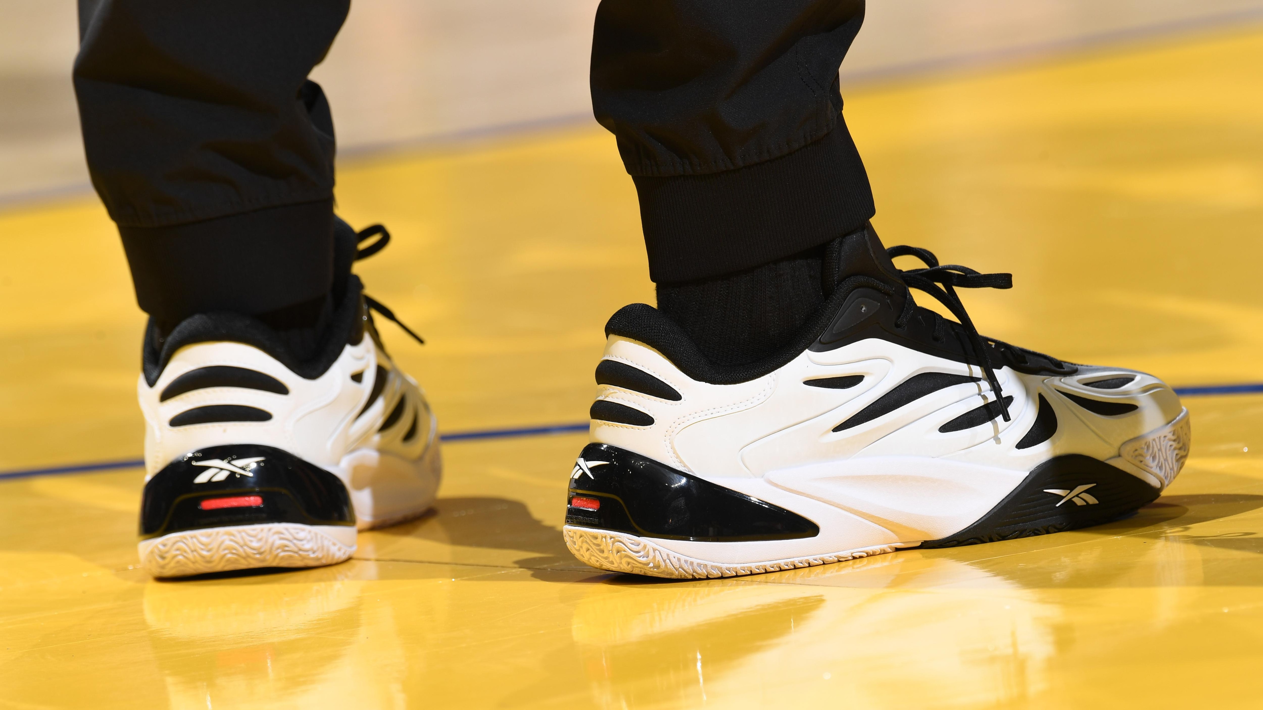 Stephen Curry Wears Angel Reese's Signature Shoe in Photo at Warriors ...