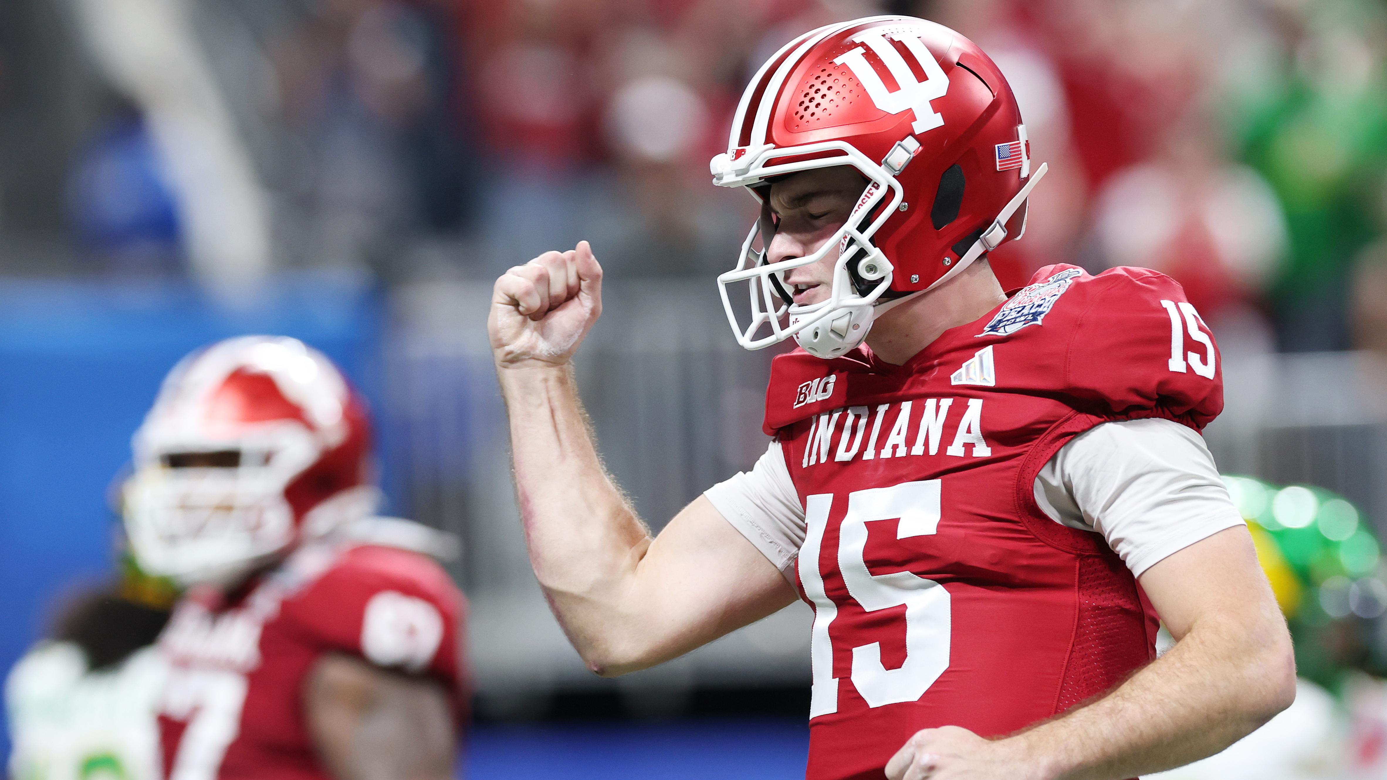 Fernando Mendoza, Cignetti, Indiana Rout Oregon to Wow CFB Fans, Set Up ...