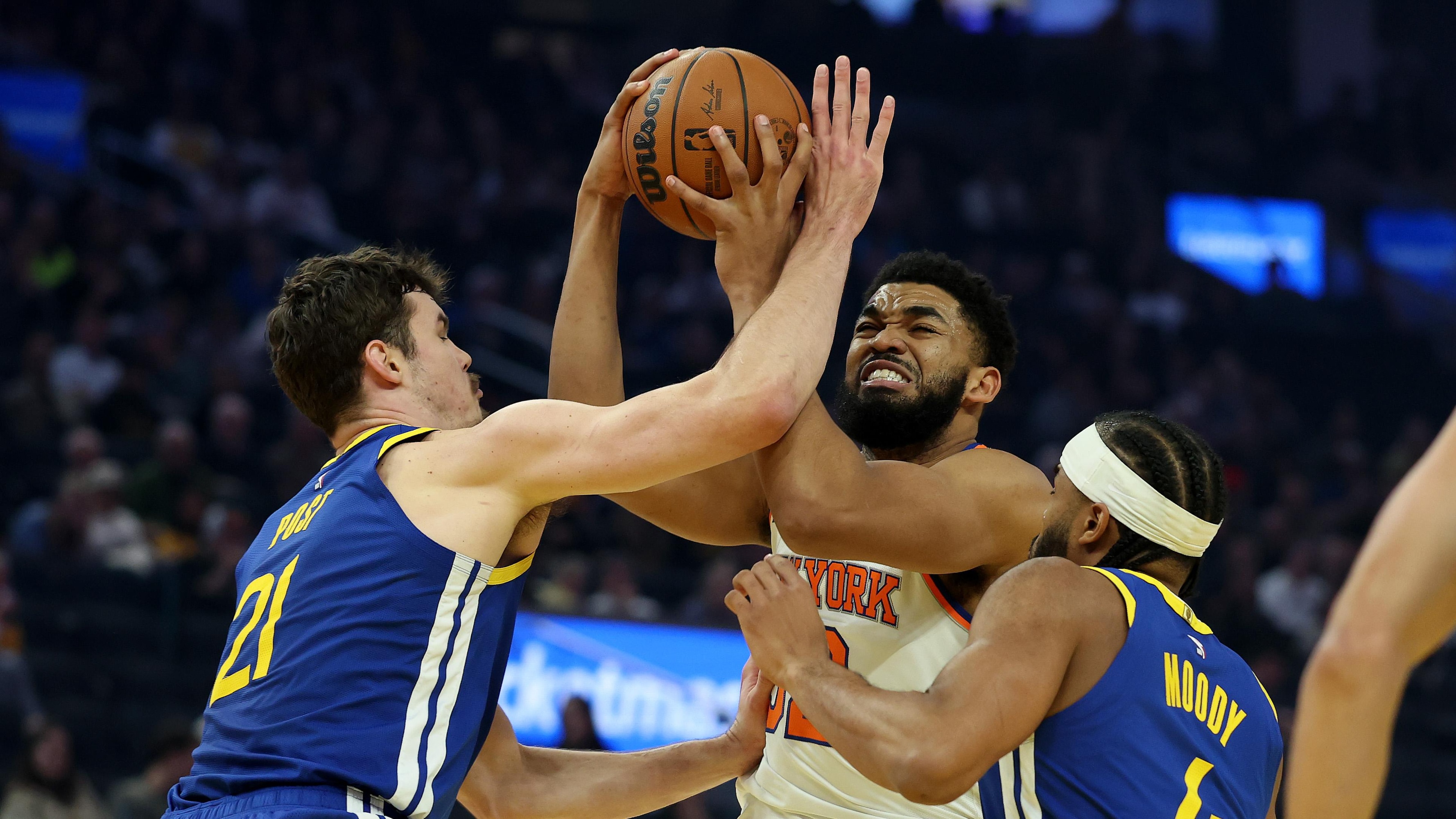 Steph Curry, Warriors Beat KAT, Knicks as Jalen Brunson's Injury ...