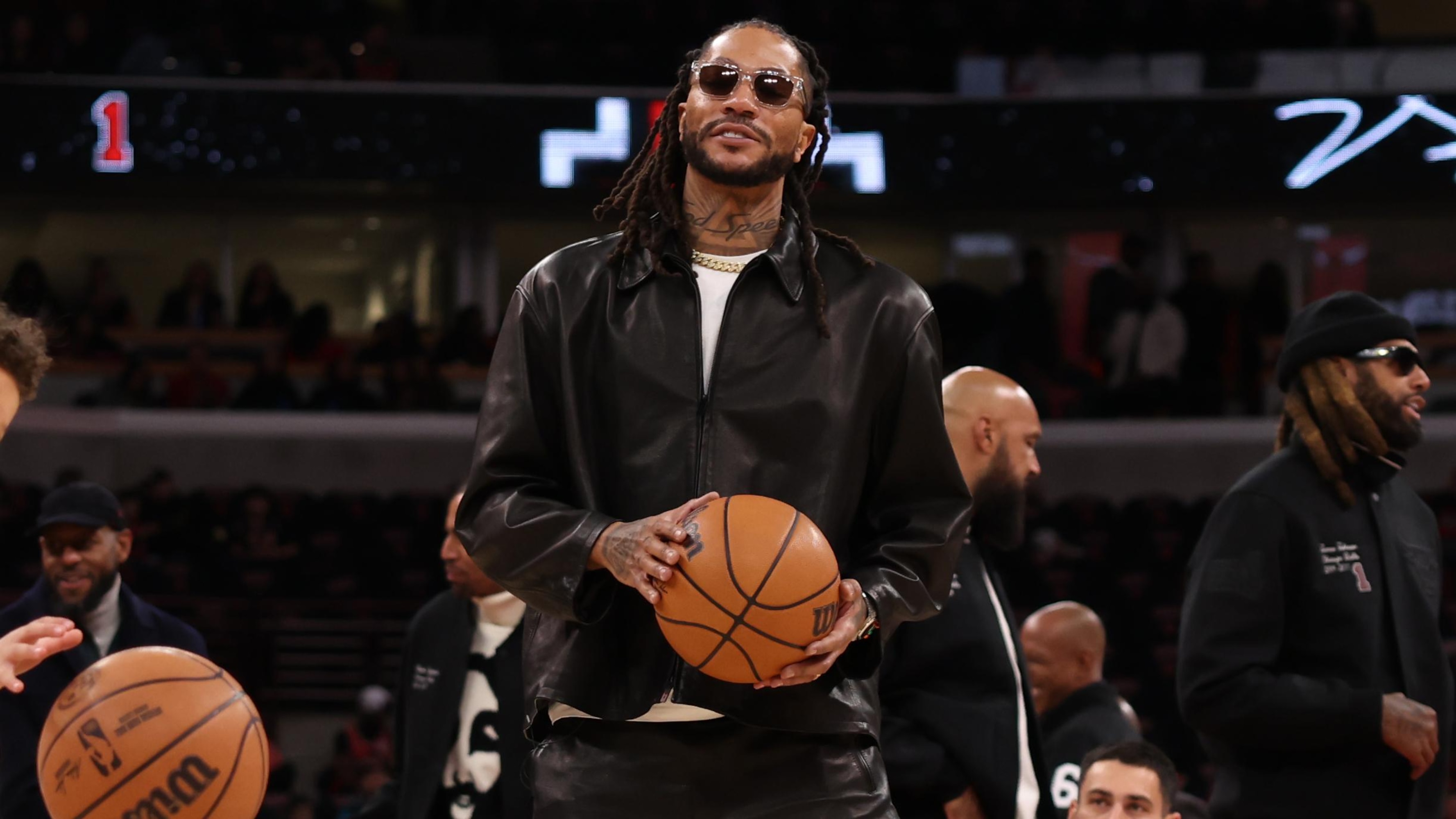 Derrick Rose Says He Doesn't Want Bulls Statue, References Viral Dwyane ...